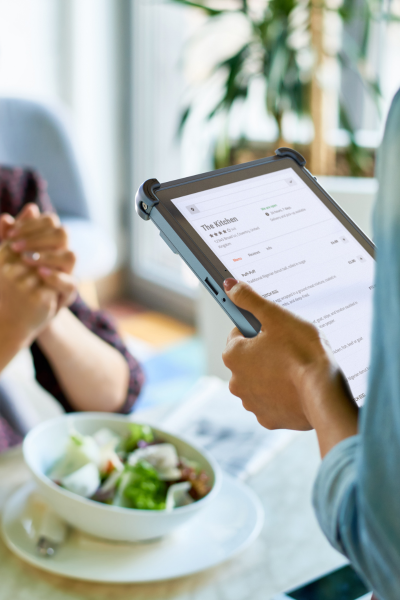 Rugged Tablets for Restaurants & Hospitality | MobileDemand